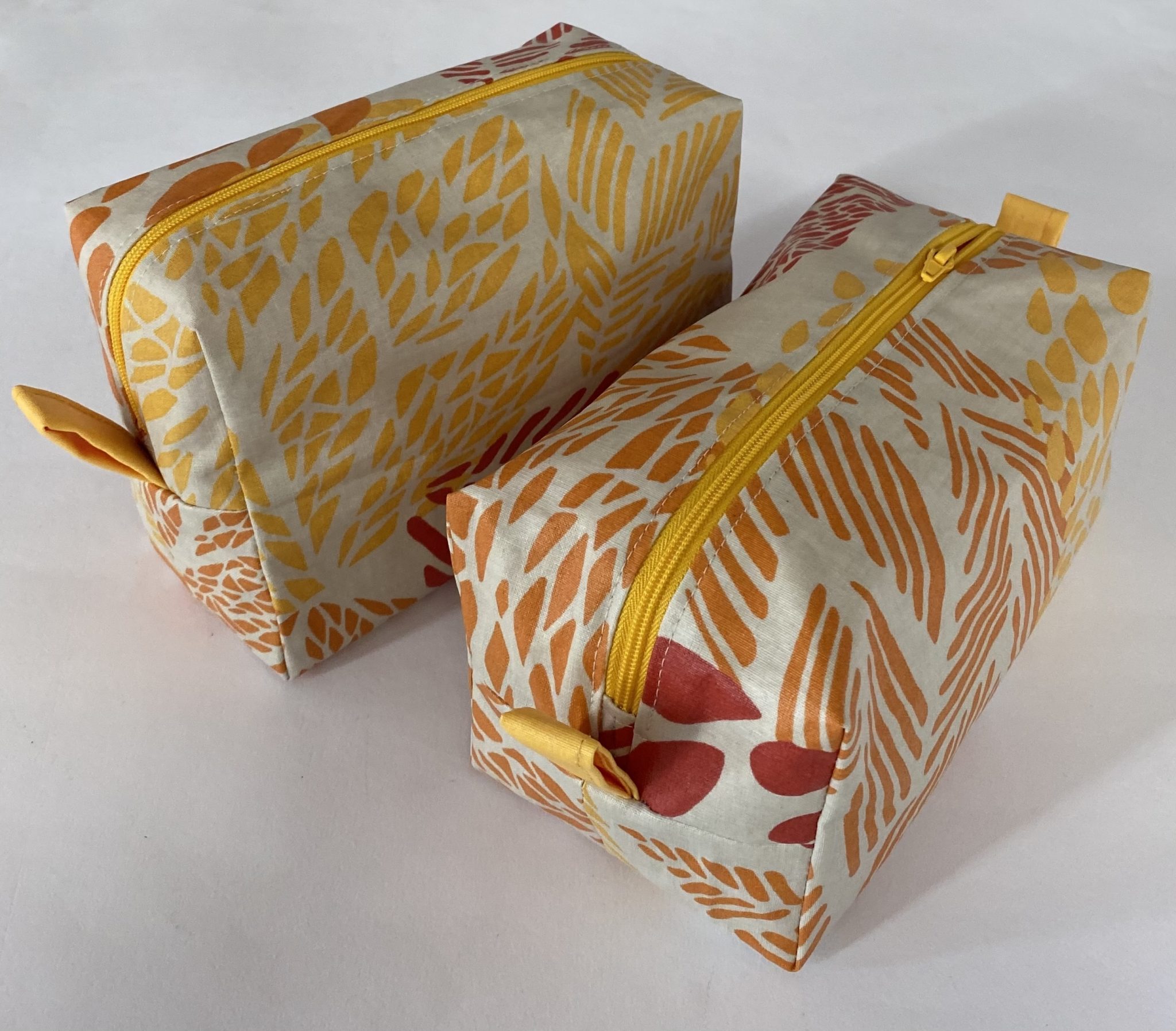 Trousse carrée ou rectangle avec sa doublure. - Octavie à Paris